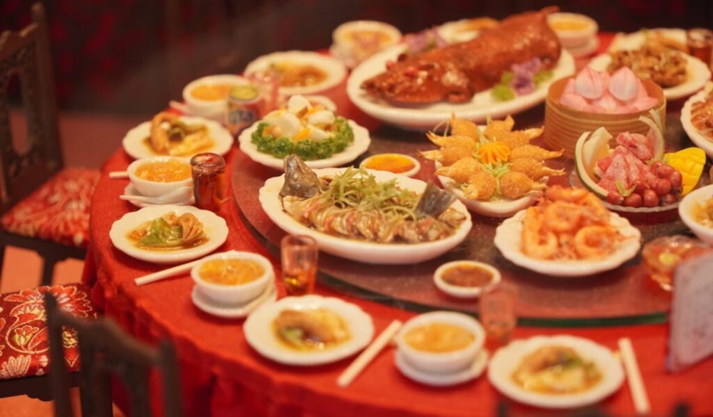 12 Chinese Restaurant Dishes Everyone Orders Around The World - Just ...