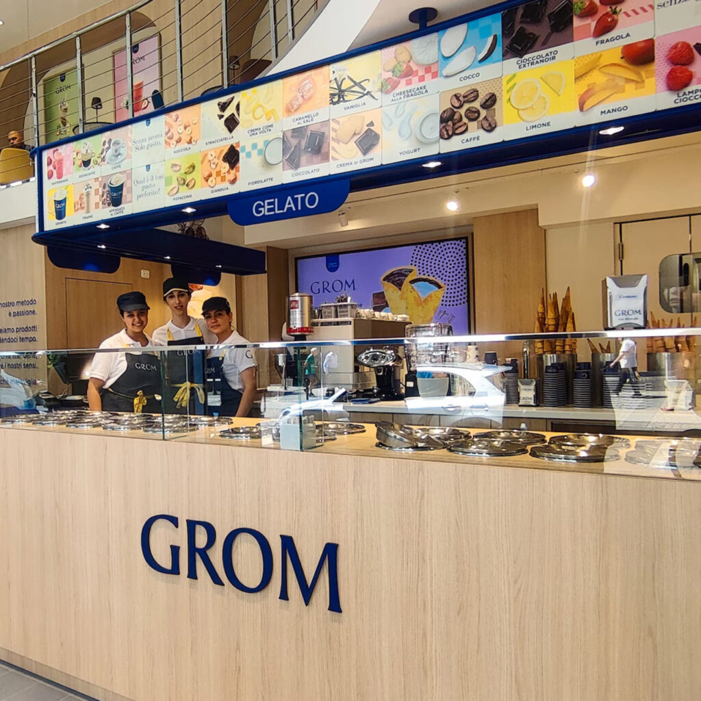 10 Restaurants Locals Skip While Tourists Line Up - Just Dip Recipes